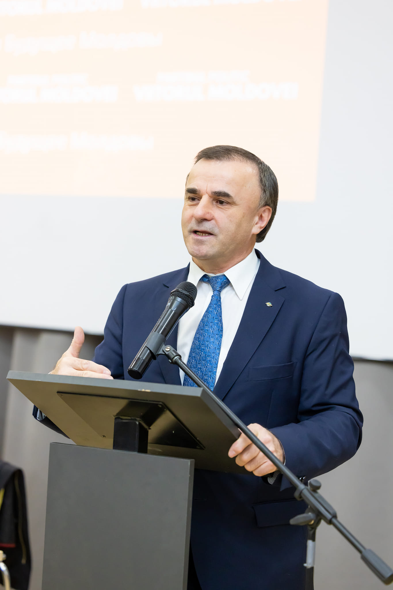 Vasile Tarlev candidează pentru funcția de Președinte al Moldovei ...